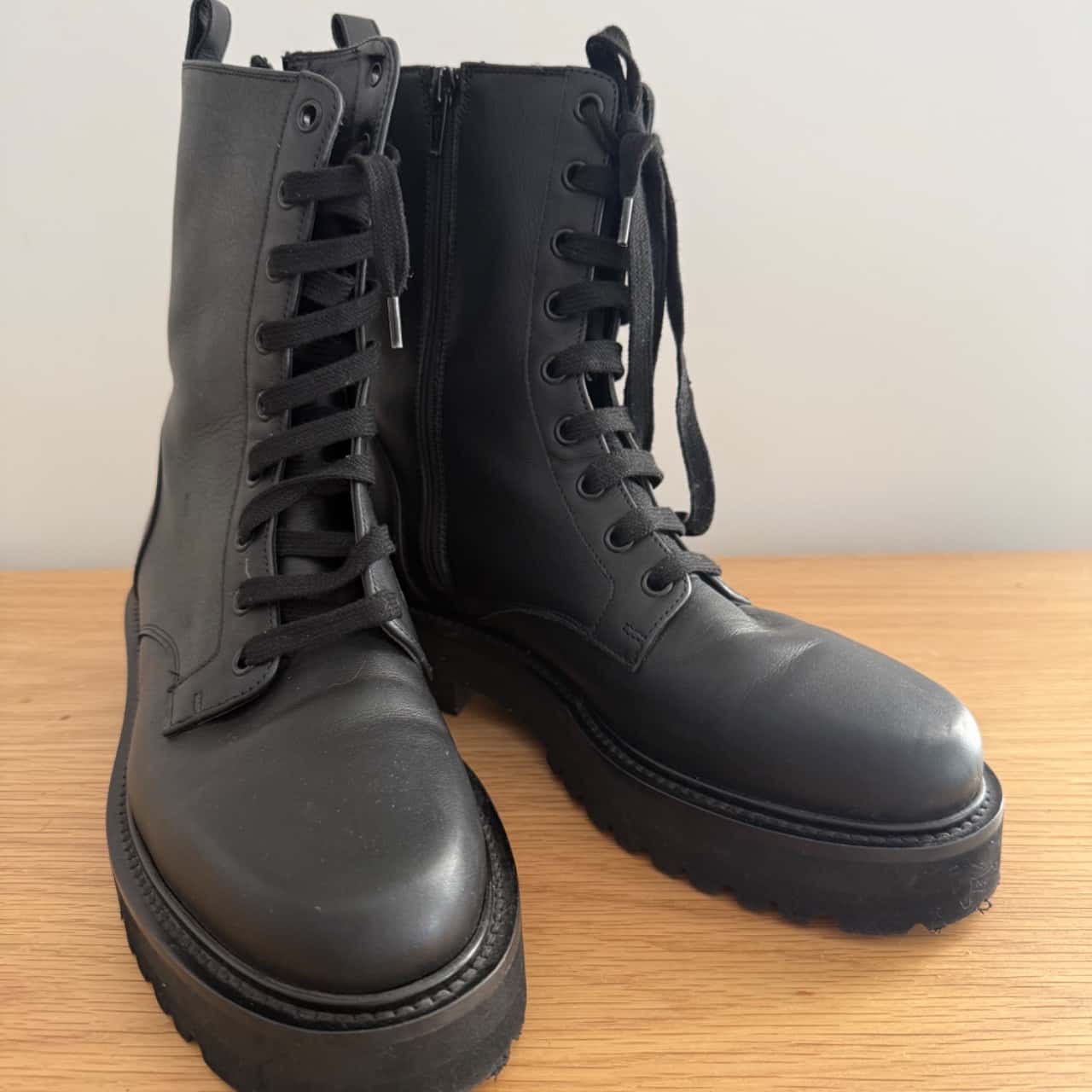 Scanlan Theodore Black Leather Boots. Size 38 Like New.(s)