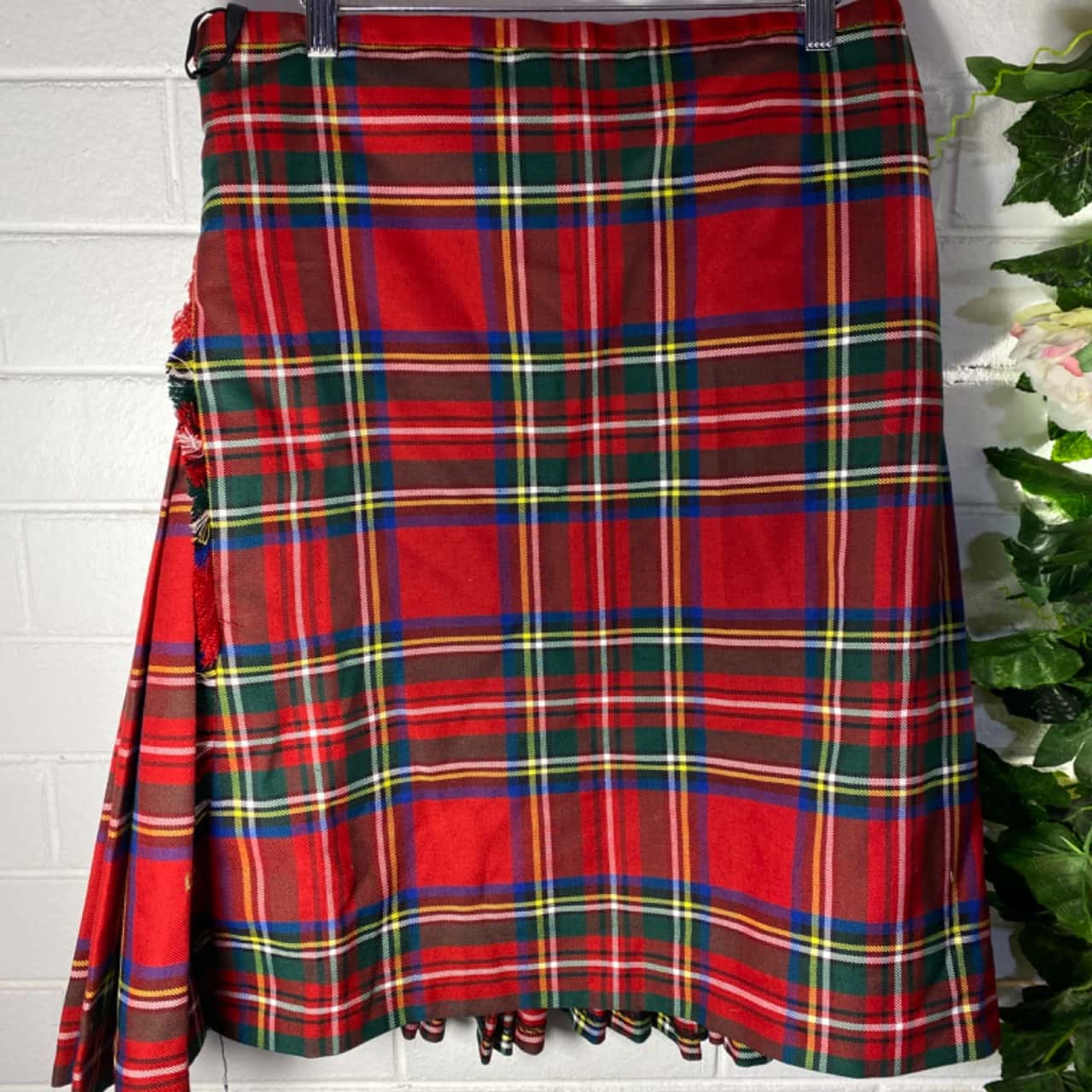 The Kilt Mens Kilt Size 34 Tartan/ Red (s) - Used Very Good | Salvos Stores