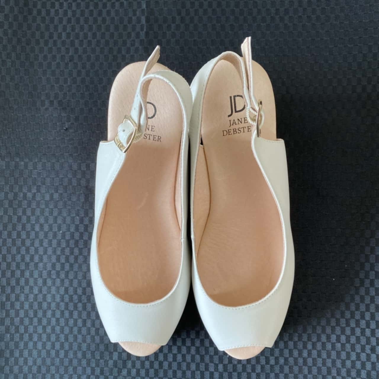 Jane Debster Women's Size 38B Cream Wedge Shoe(s)