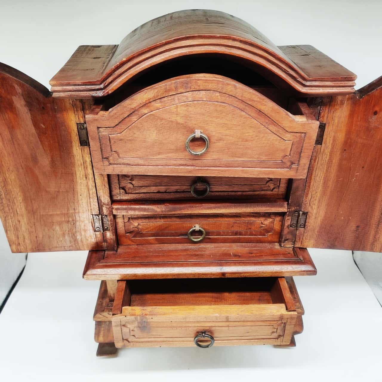 Antique Style Jewellery Box With 4 Drawers For Ample Storage Space (s)