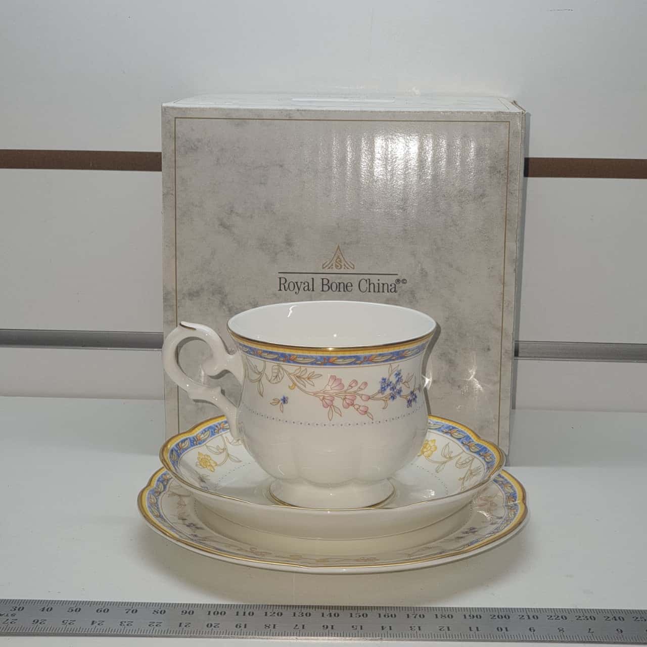 Royal Bone China 'Dona'(s)