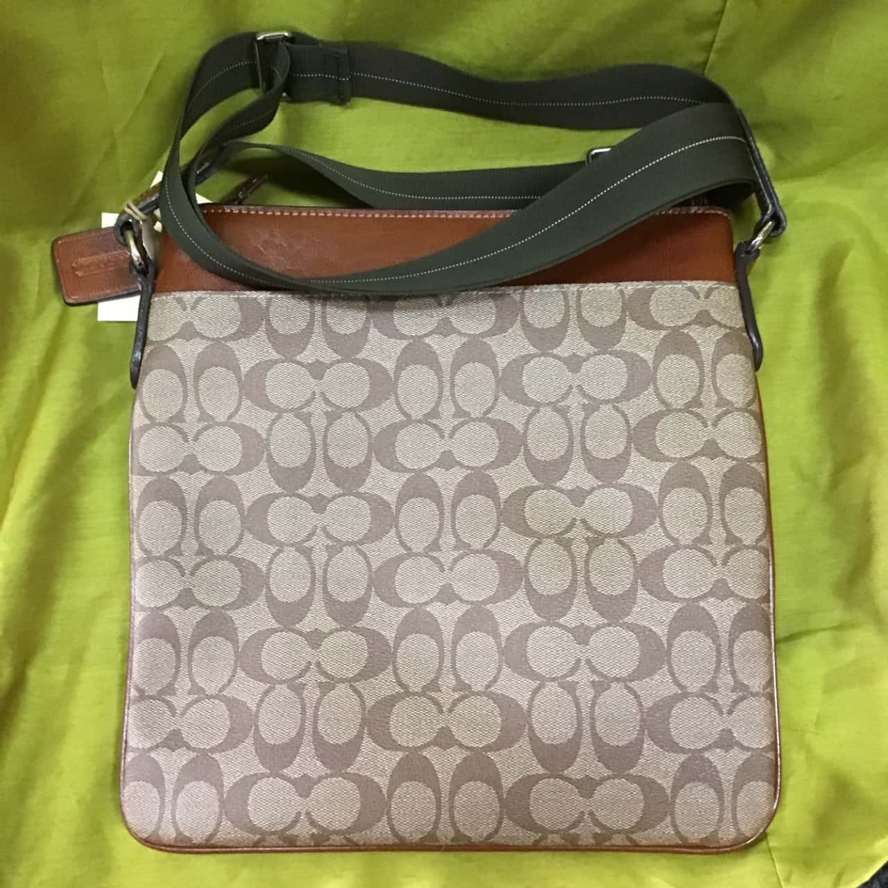 Coach , New York , Handbag , Beige / Brown (s)