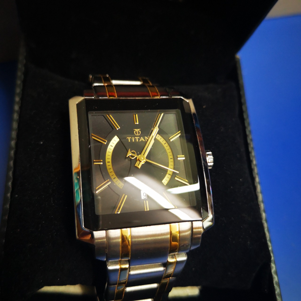 Mens Titan Gold & Silver Watch