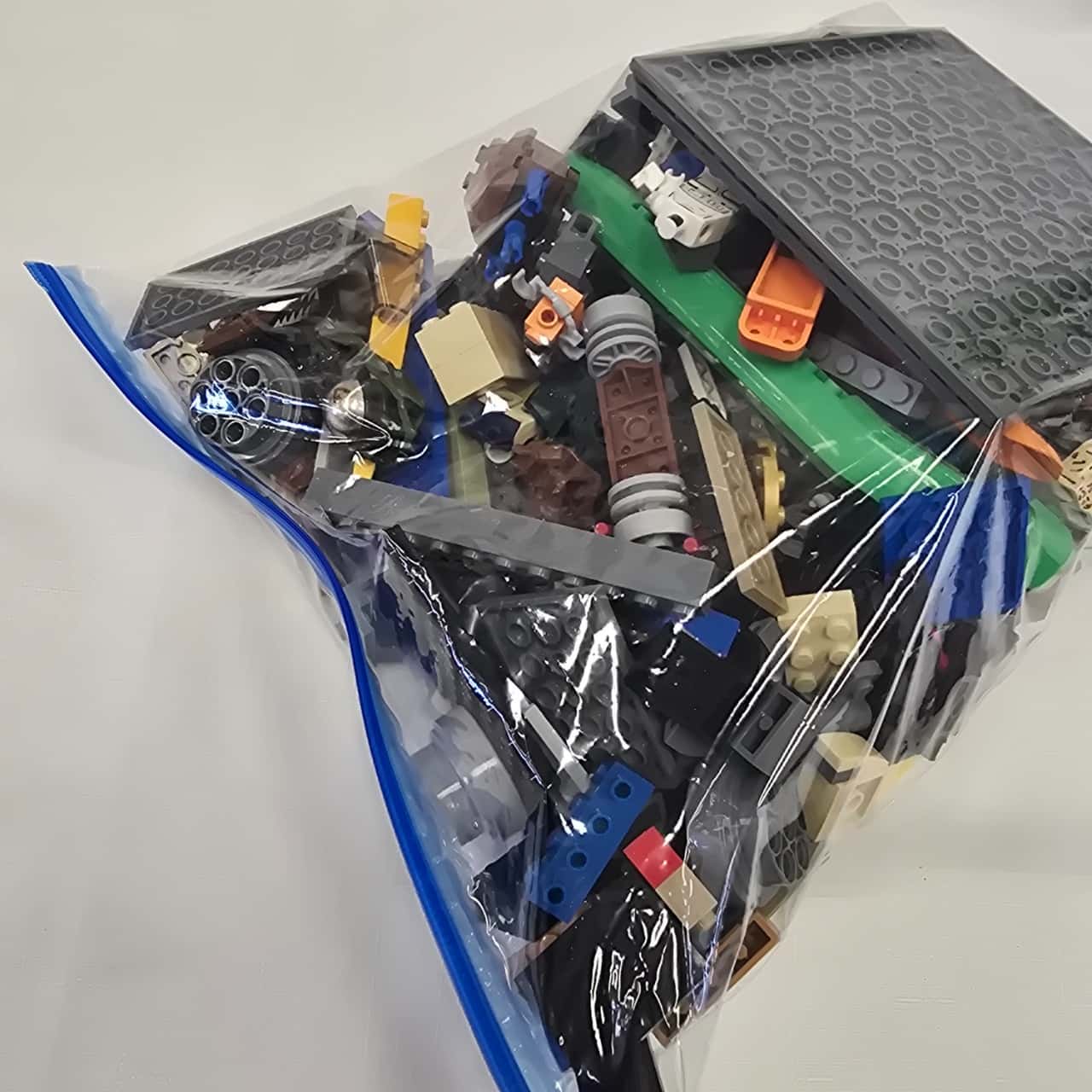 Bag 2 - 1kg of Random Lego pieces