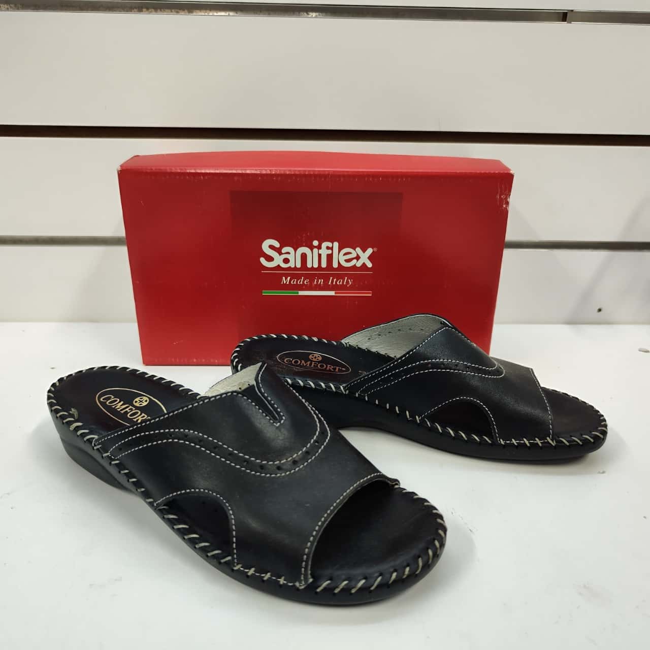 Saniflex Womens Size 40 Black Slip On Sandal (s)