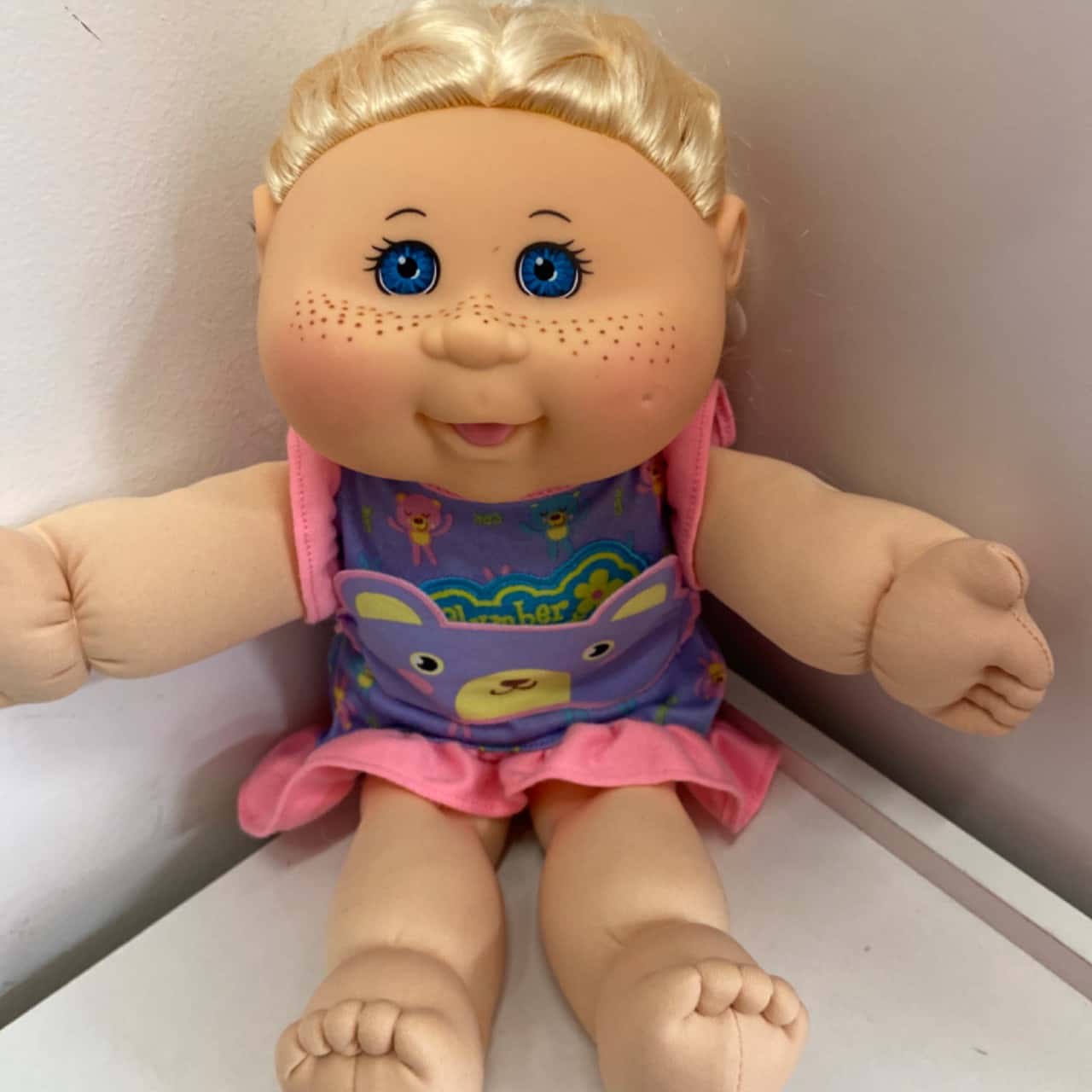 Gorgeous Cabbage Patch doll . Blonde hair and freckles (s)