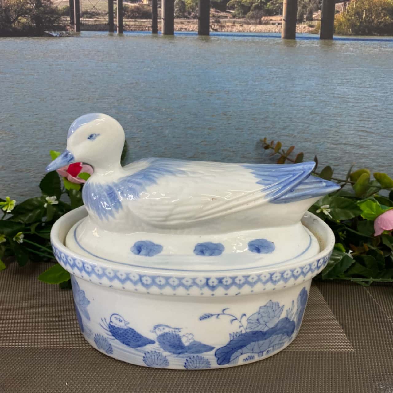 Vintage Chinese oriental blue and white duck tureen (s)