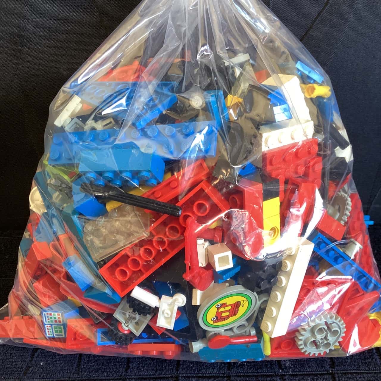 Lego pieces(s)