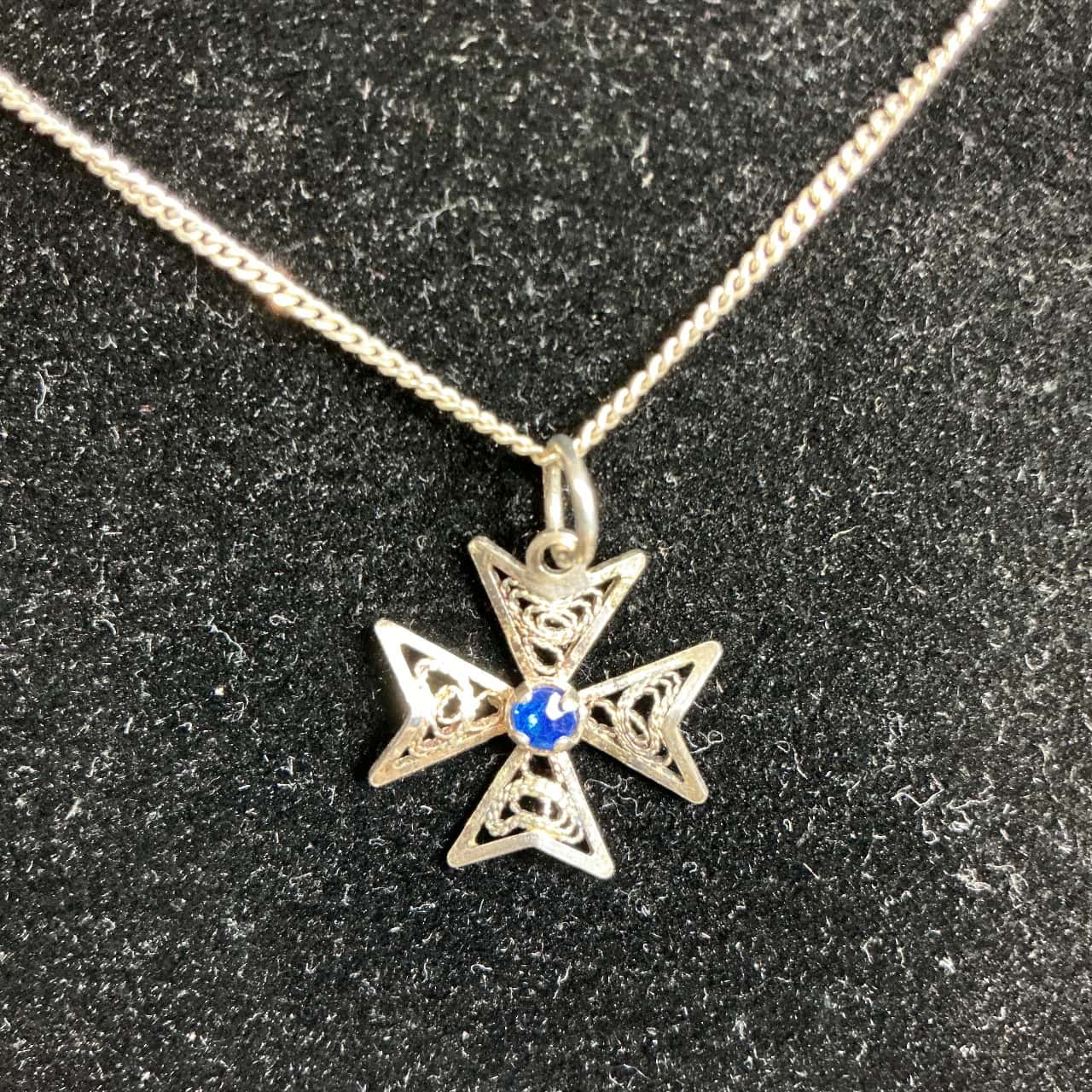 925 Sterling Silver Maltese Cross Pendant on Silver Chain (s)
