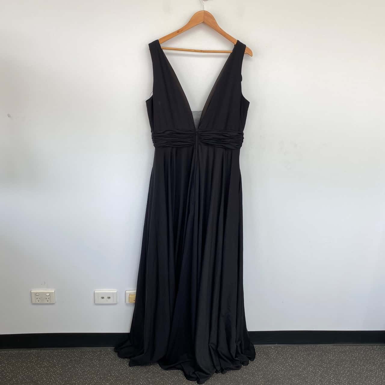 Jadore Black Sleeveless Maxi Dress Size 18