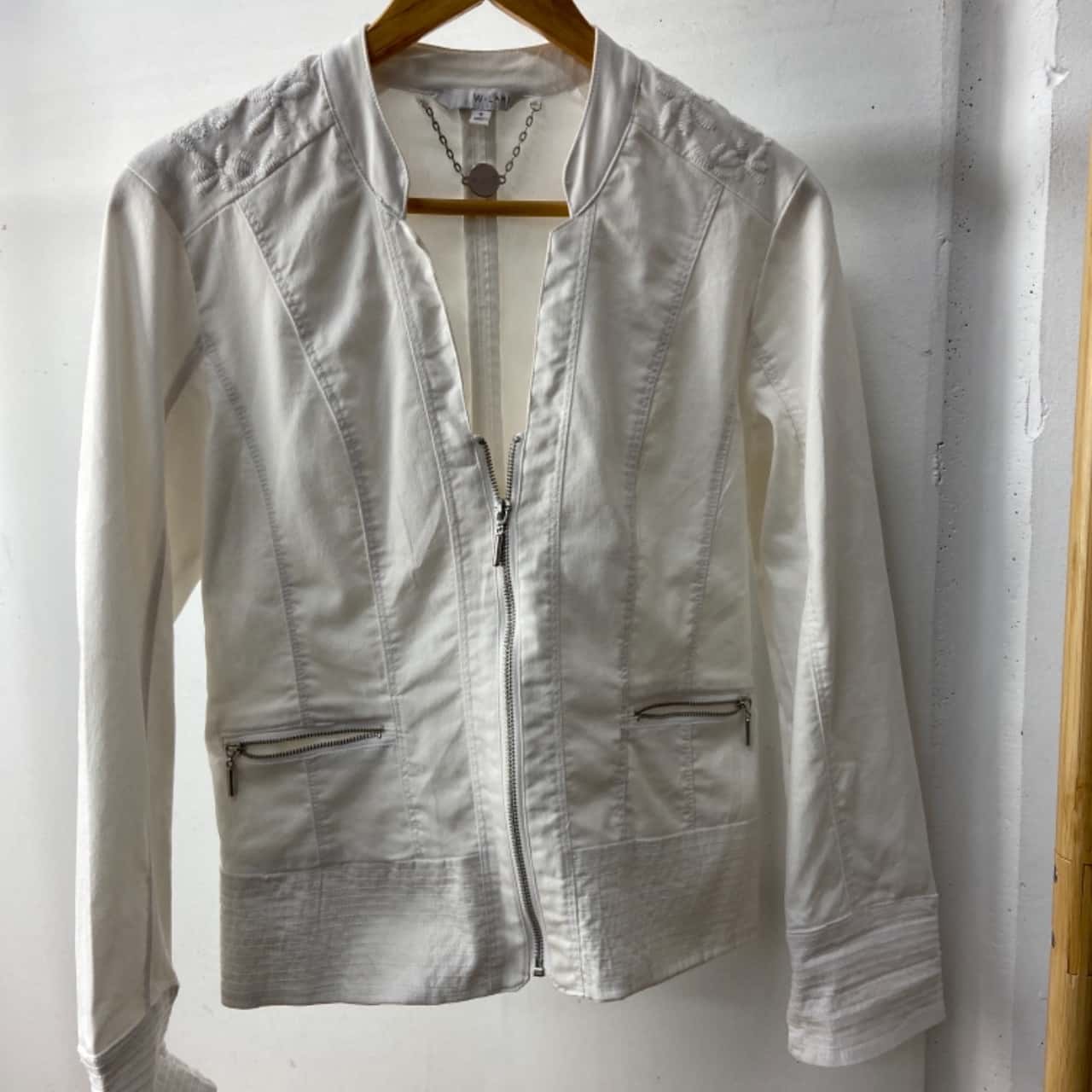 W.Lane Womens Size 8 Front Zipper White (s)