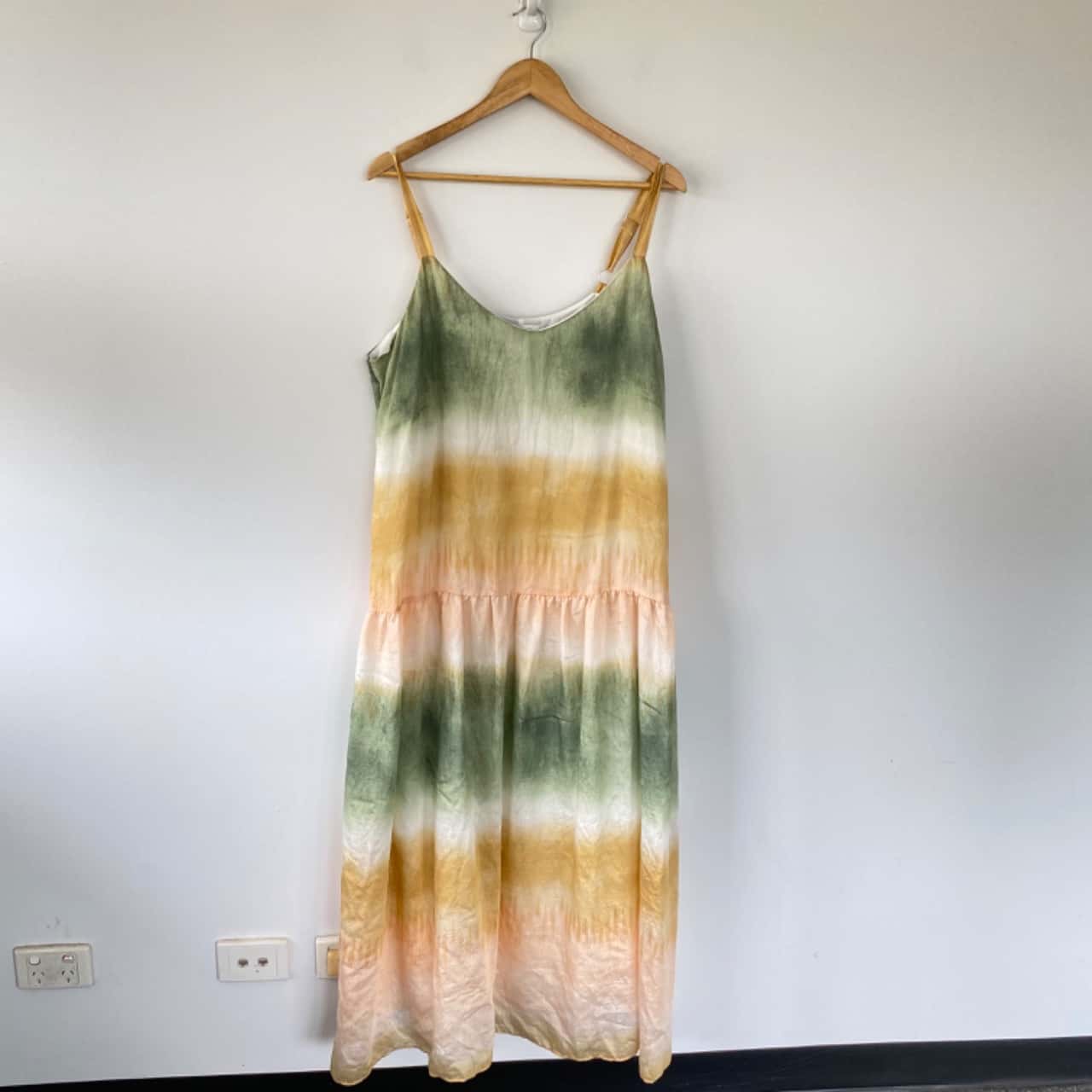 Refinity Limited Edition Orange Green Maxi Dress Size 8 / S