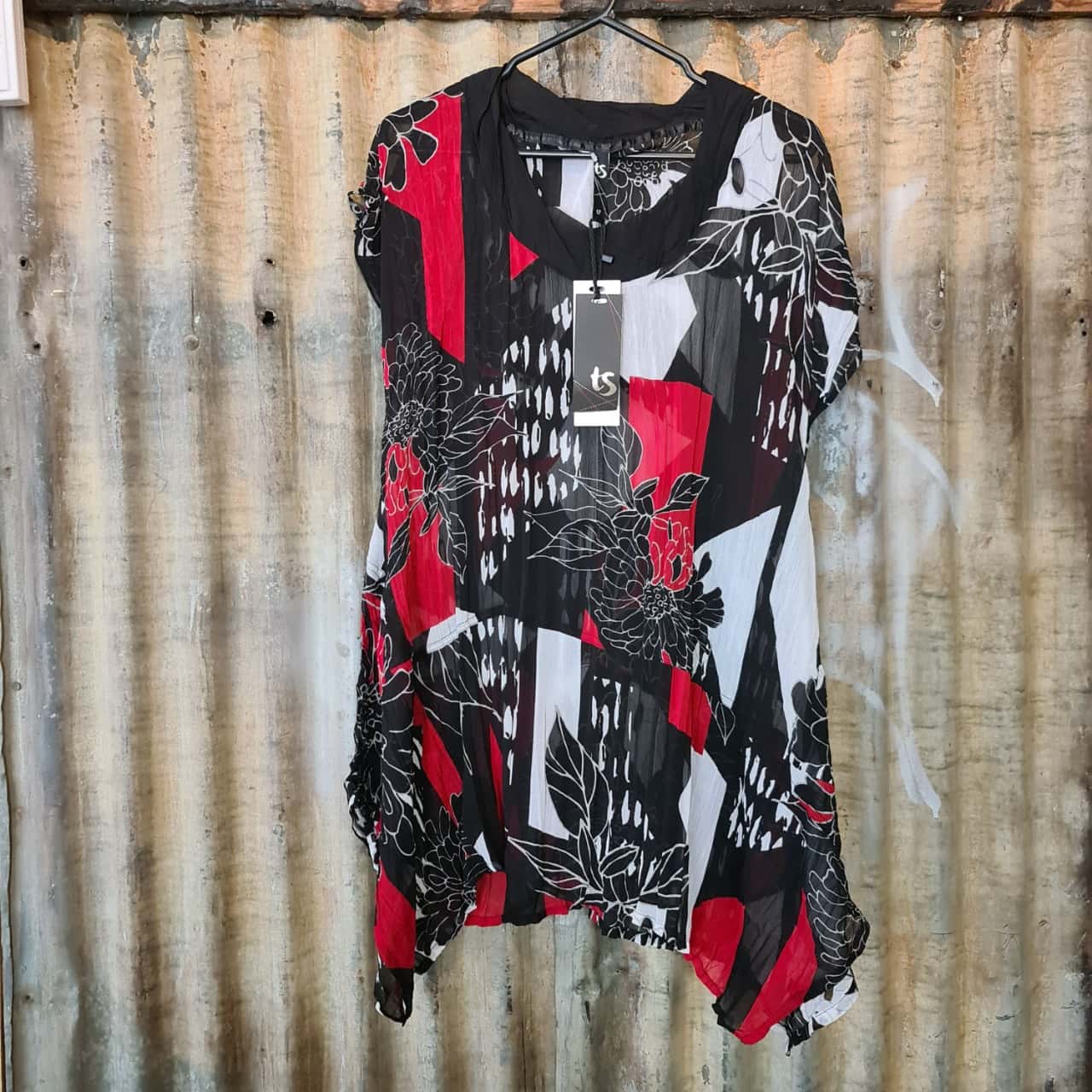 TS Womens Top Size 12 Black / Red / White