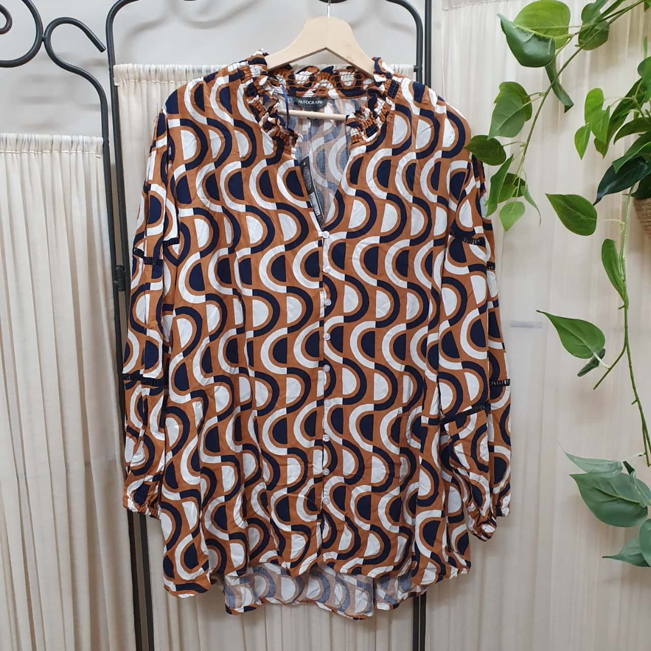 Autograph Women's Size 18 Printed Peasant Top - New With Tags(s)