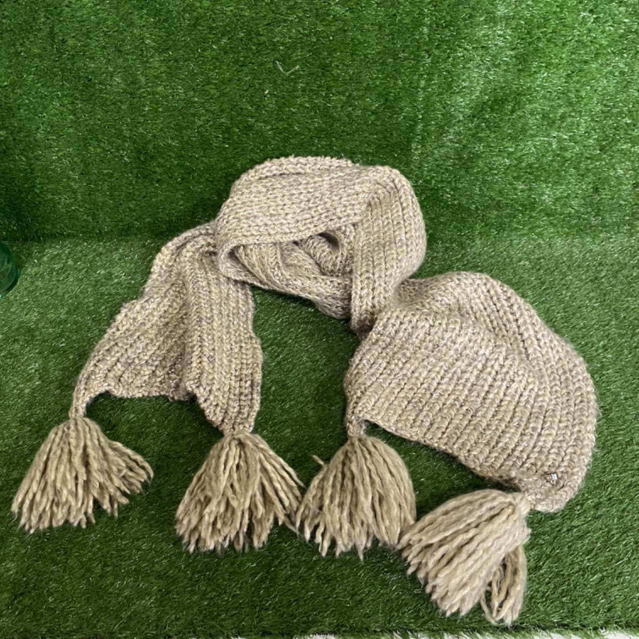 Ted Baker Fawn Knitted Woollen Scarf With Tassels (s)