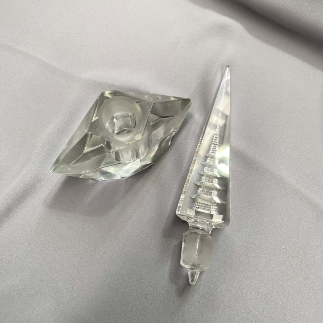 *Mother's Day SALE* Vintage Pagoda Crystal Perfume Bottle (ENDS 20/05 ...