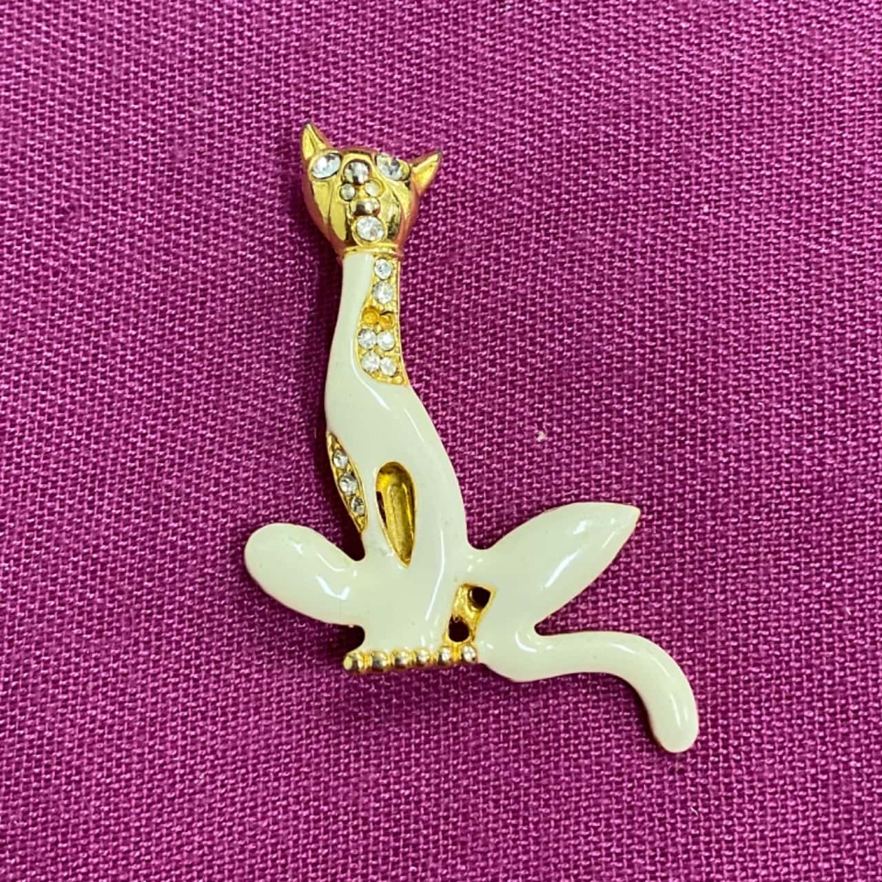 Womens Enamel and Gold Tone Cat Brooch with Diamantés (s)