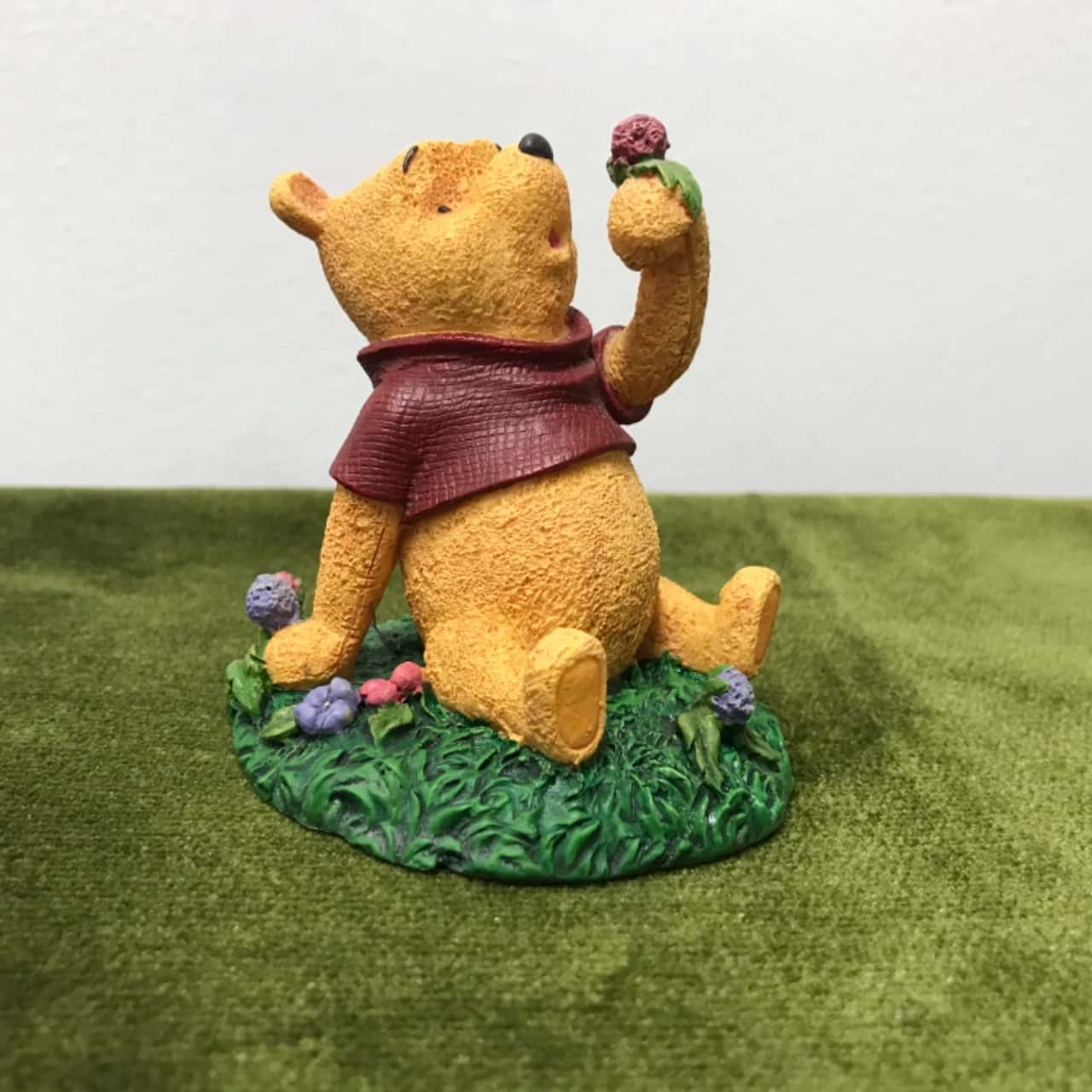 Disney Simply Pooh "Friends are like Flowers, They Brighten Up Your Day ...