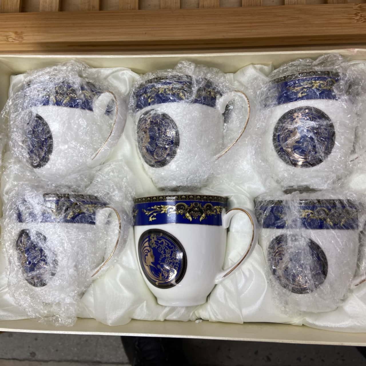 Classic Collections Hometouch 6pcs Mug Set