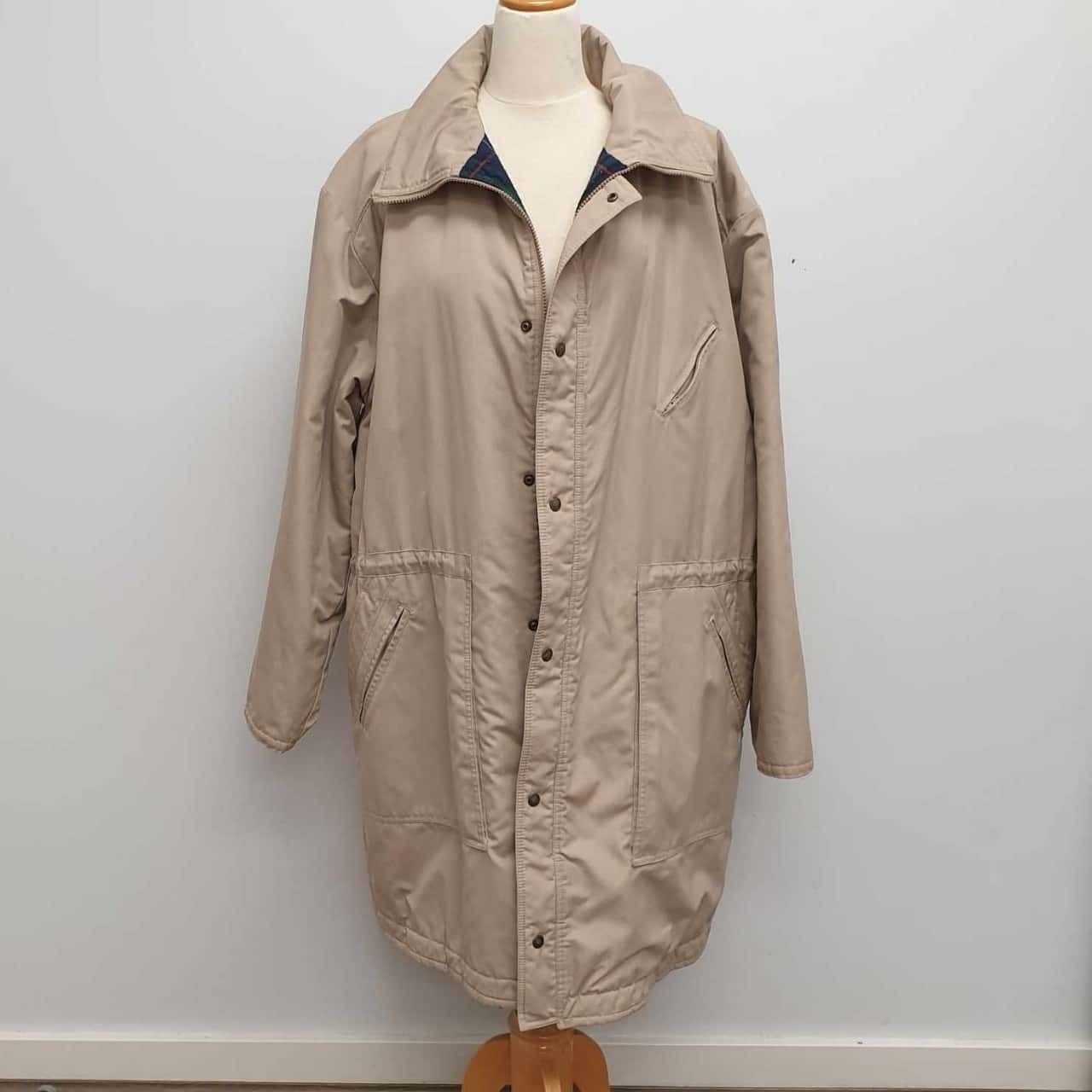 London Fog Gents Extra Long Line Light Beige with Green Tartan Lining ...