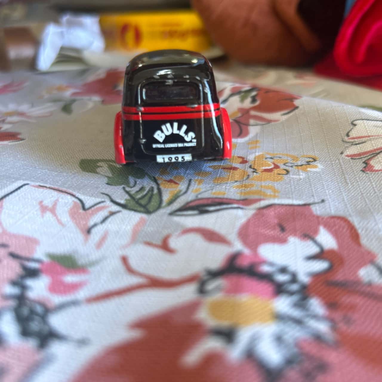 NBA Chicago bulls MatchBox 39 Chevy Sedan Delivery(b21(s)