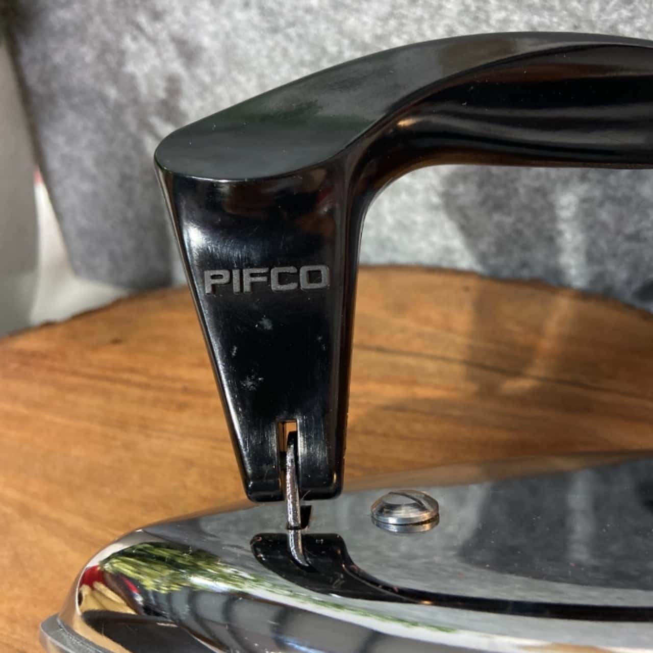 Vintage PIFCO Travel Iorn