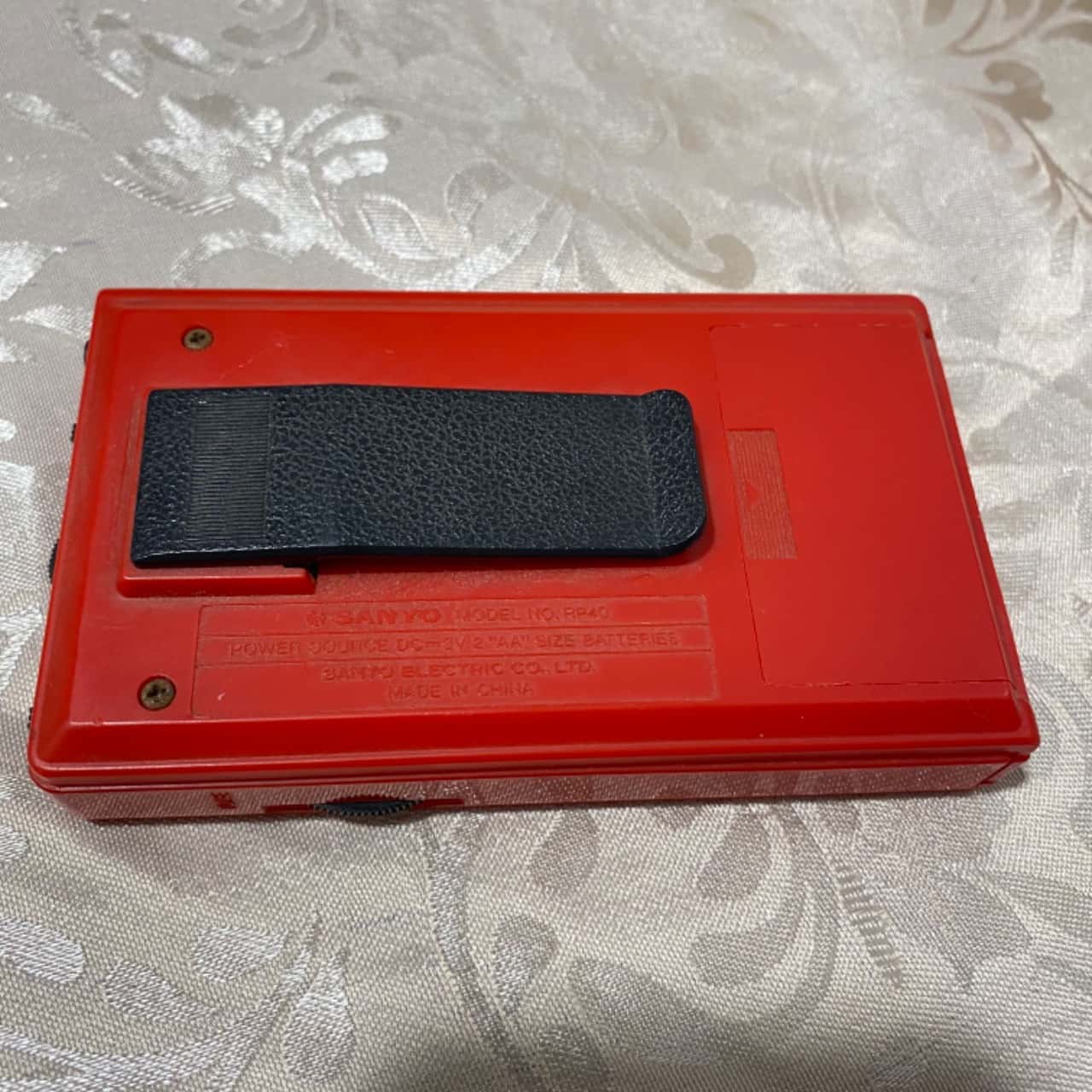 SANYO portable radio RED