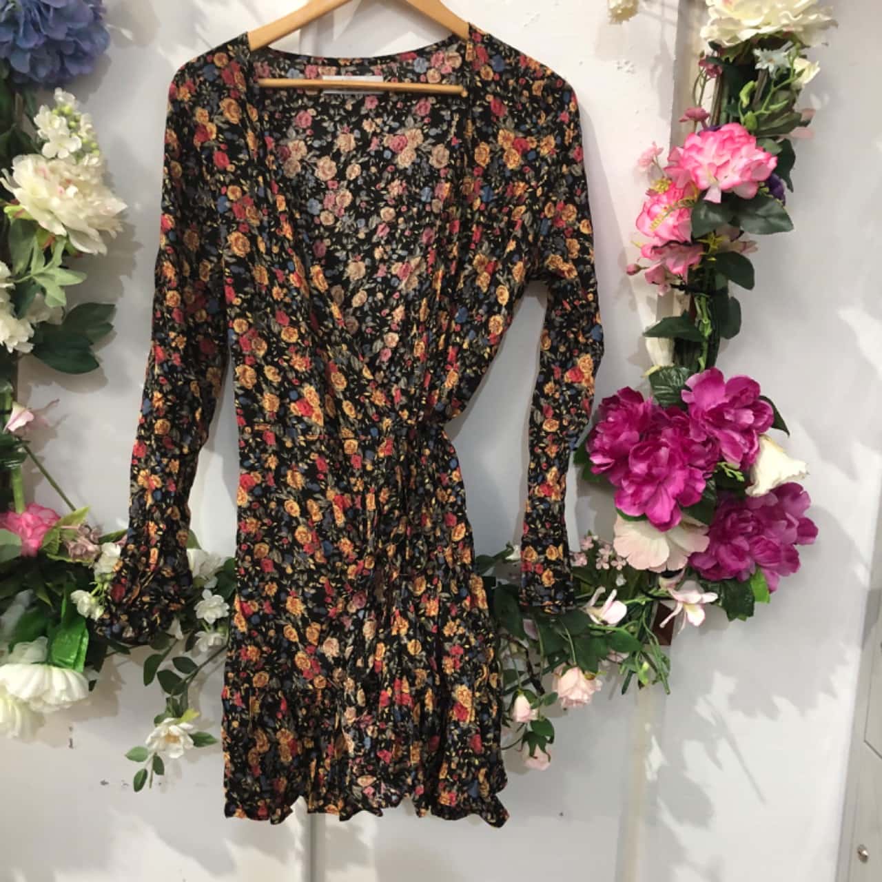 Auguste The Label size 6 floral wrap dress