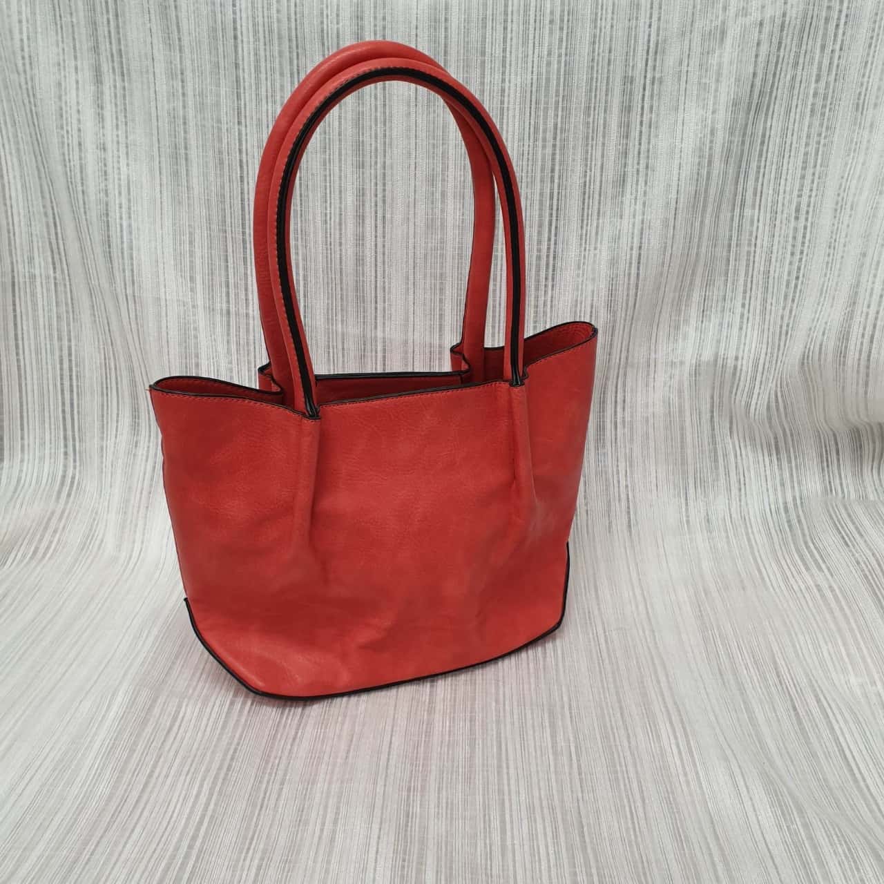 Black Caviar Designs Gorgeous Classy Reddy / Orange Cross Body Handbag ...