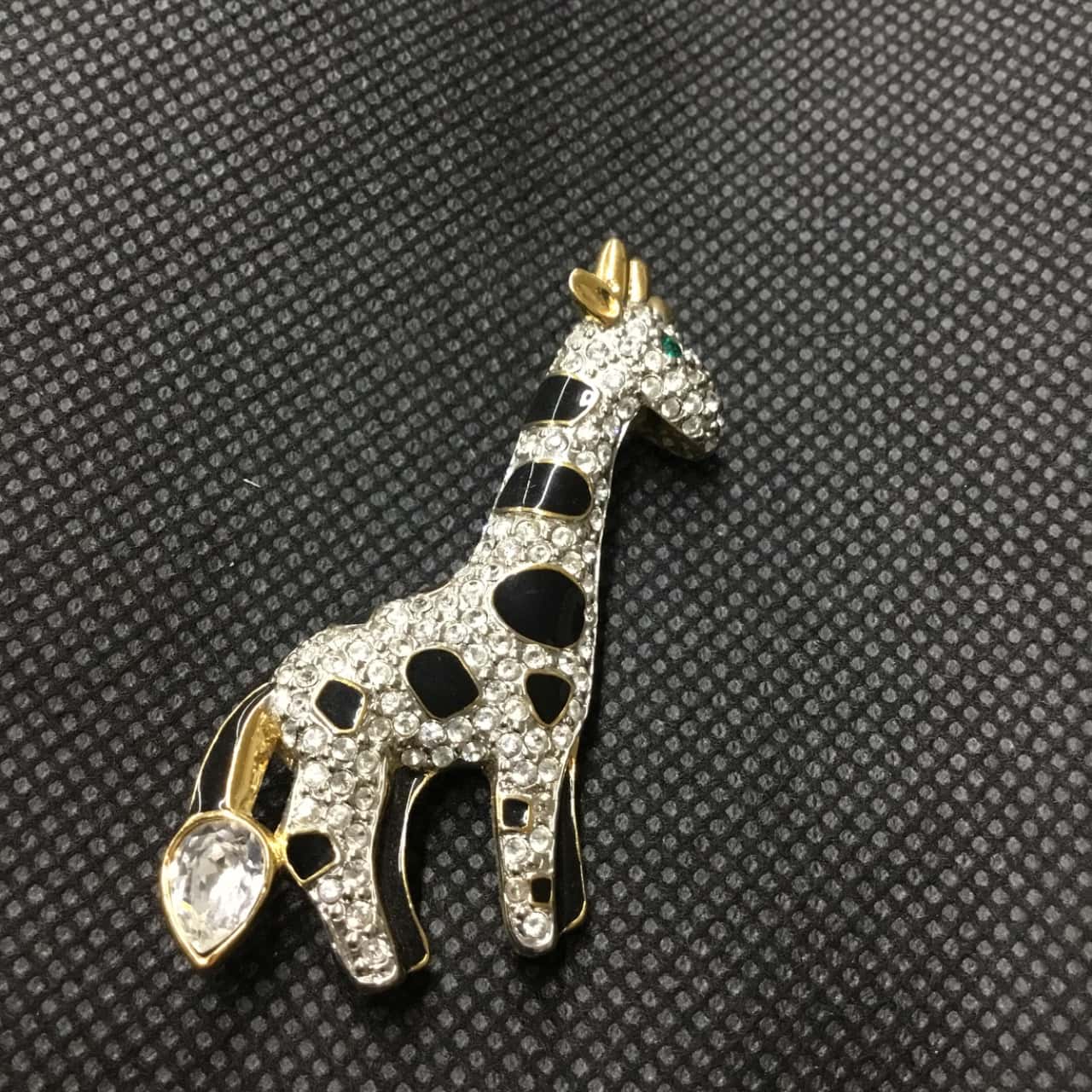 Womens Giraffe Brooch Black / Gold / White (s)