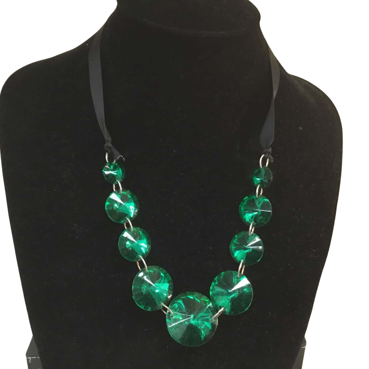 Gorgeous Green Necklace as pictured