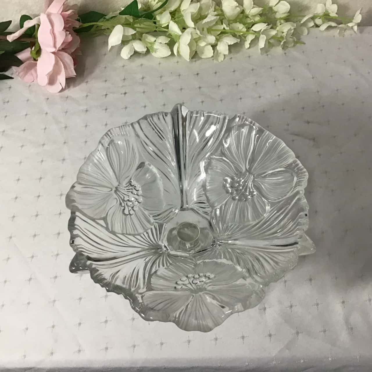 Decorative Flower Pattern Glass Footed Dish