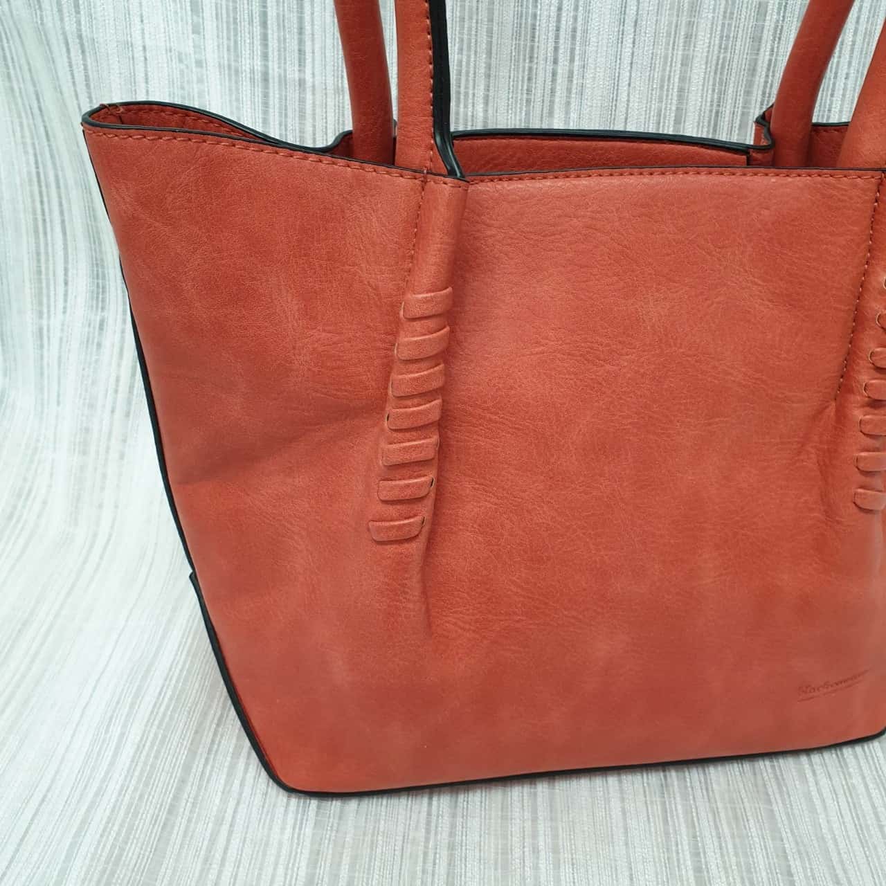 Black Caviar Designs Gorgeous Classy Reddy / Orange Cross Body Handbag ...