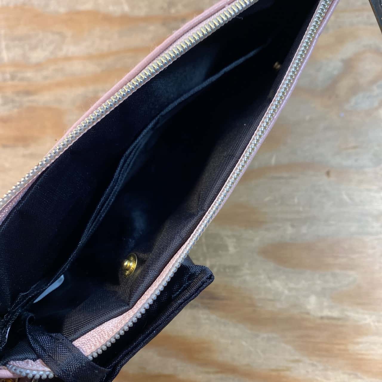 Womens Pink Purse with power bank