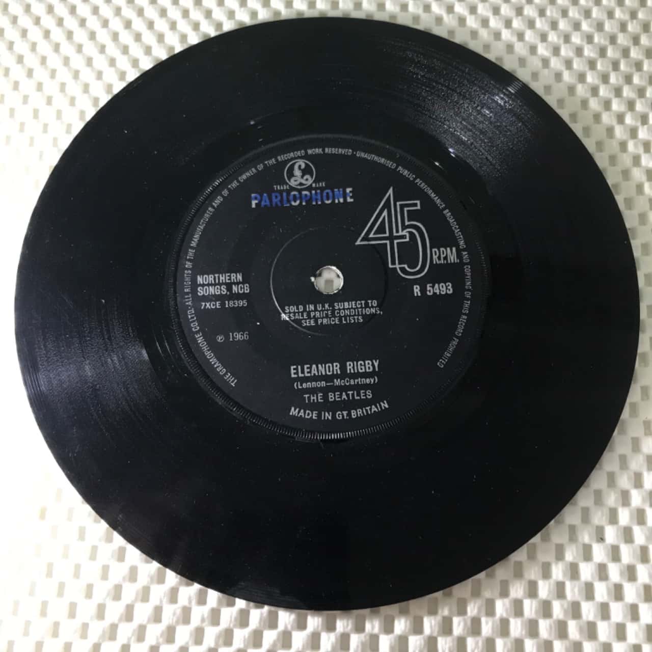 7” Vinyl The Beatles Yellow Submarine / Eleanor Rigby 1966 Pop Rock