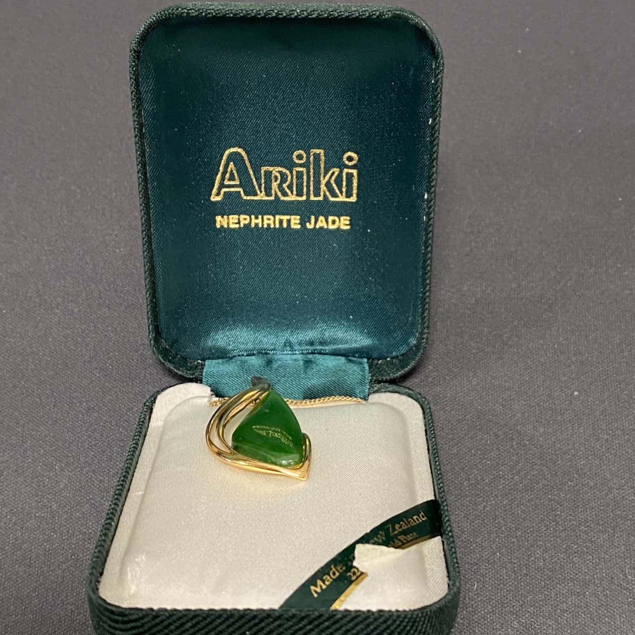 Ariki "Nephrite Jade" Womens Pendant Gold / Green *plate only(s)