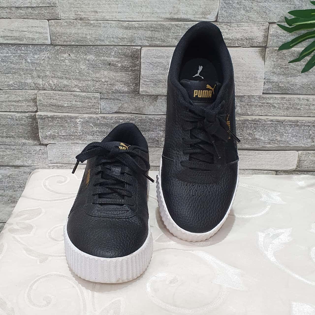 Puma Womens Size 6 Shoes Black / White (s)
