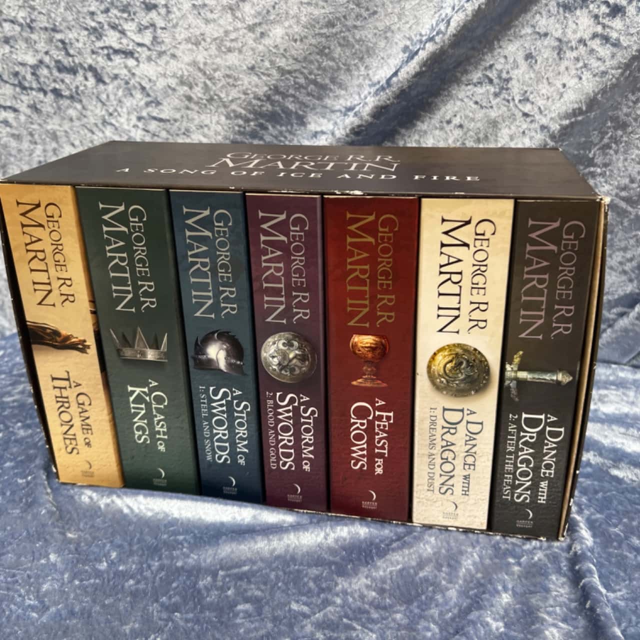 George R.R. martin A song of ice and fire the story so far 7 Book Set(s)