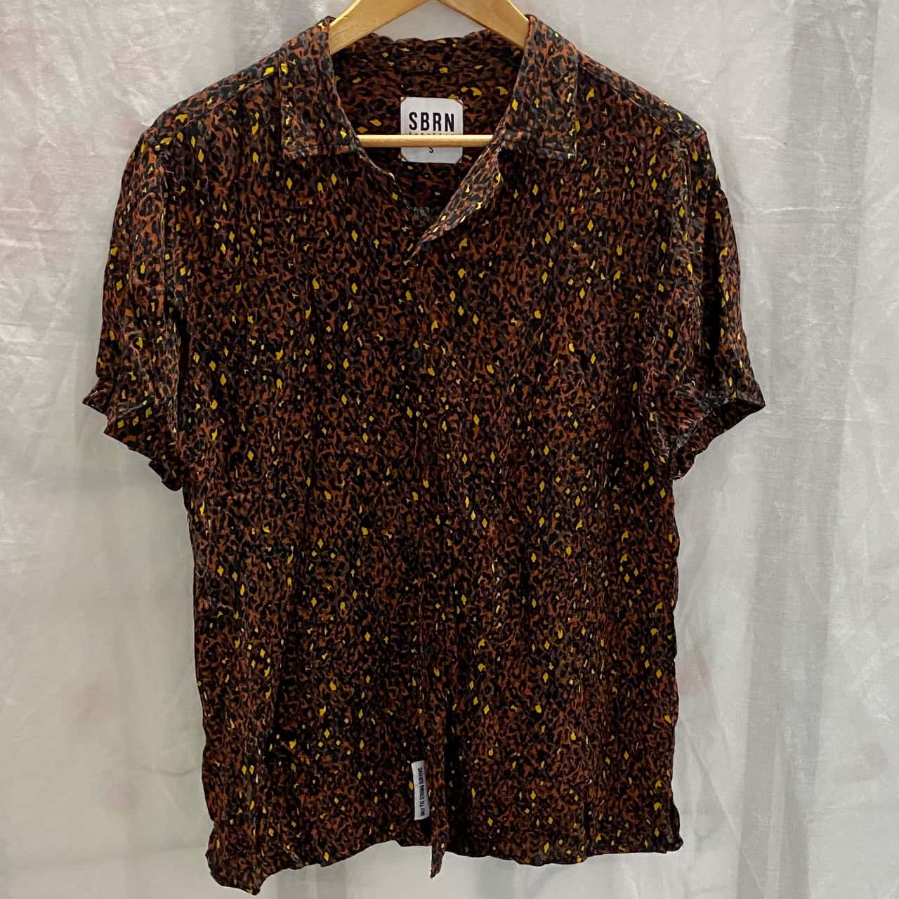 Suburban Mens Size S Short Sleeve Brown / Gold / Pattern