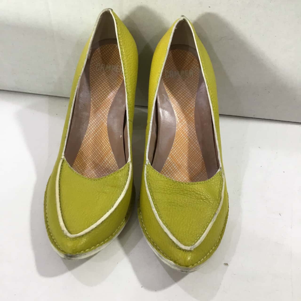 Camper Collab Pointed Yellow Leather Heels