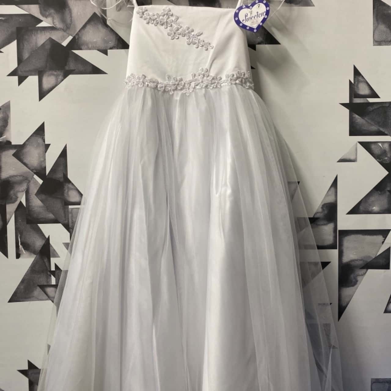 Girls white formal flower girl dress Size 7 White new