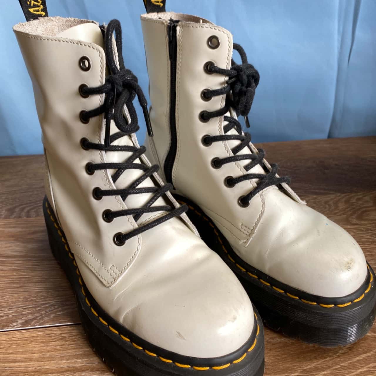 Dr Martens Womens Size EU38 Off White (s)