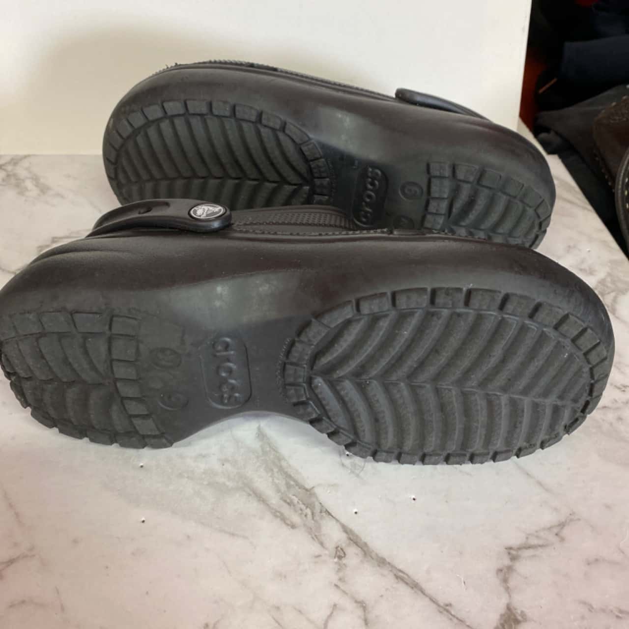Crocs Womens Size 9 Black (s)