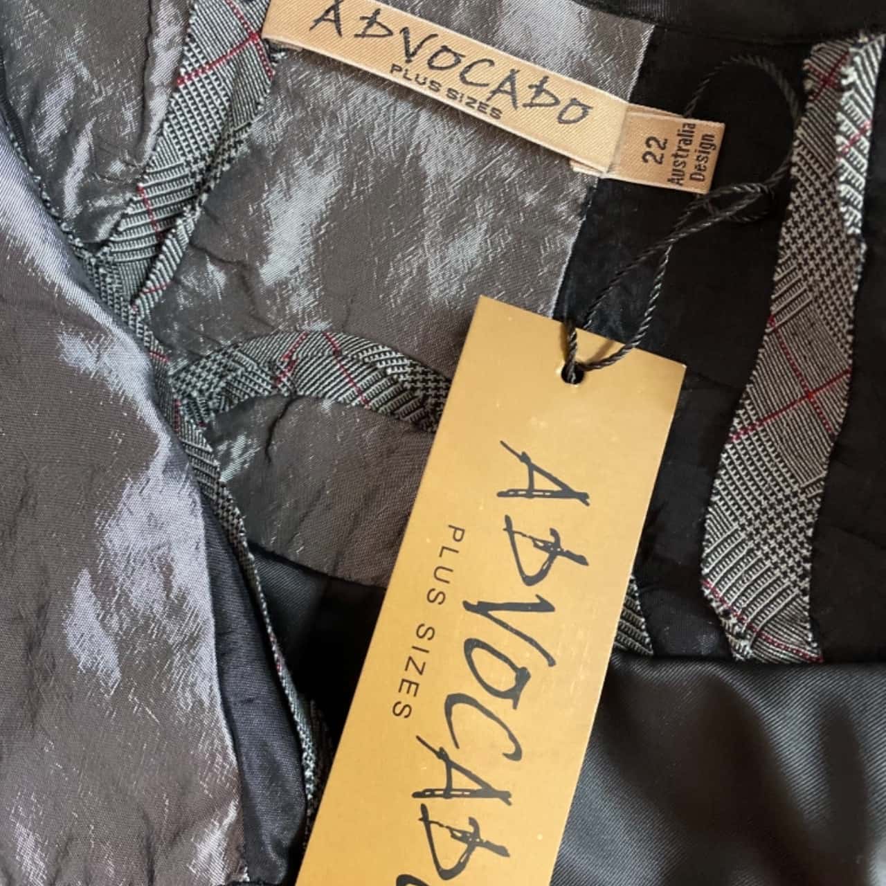 Avocado Women's Size 22 Black / Pattern / Silver Jacket(s)