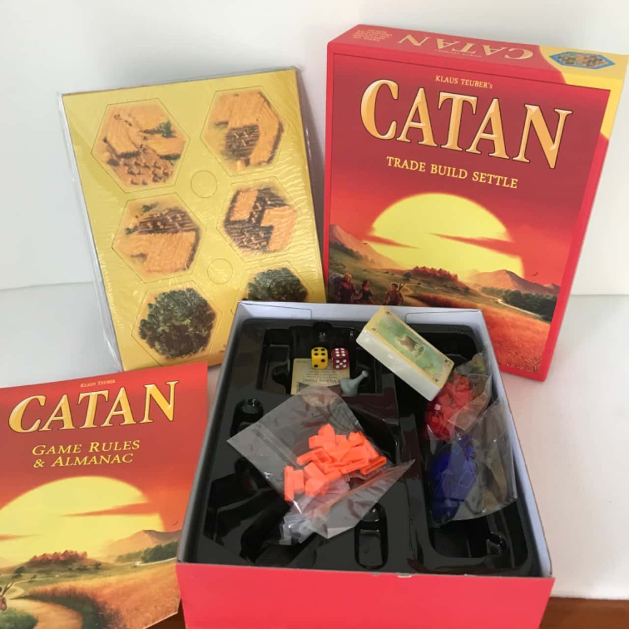 BNIB Catan Board game Trade Build Settle(s)