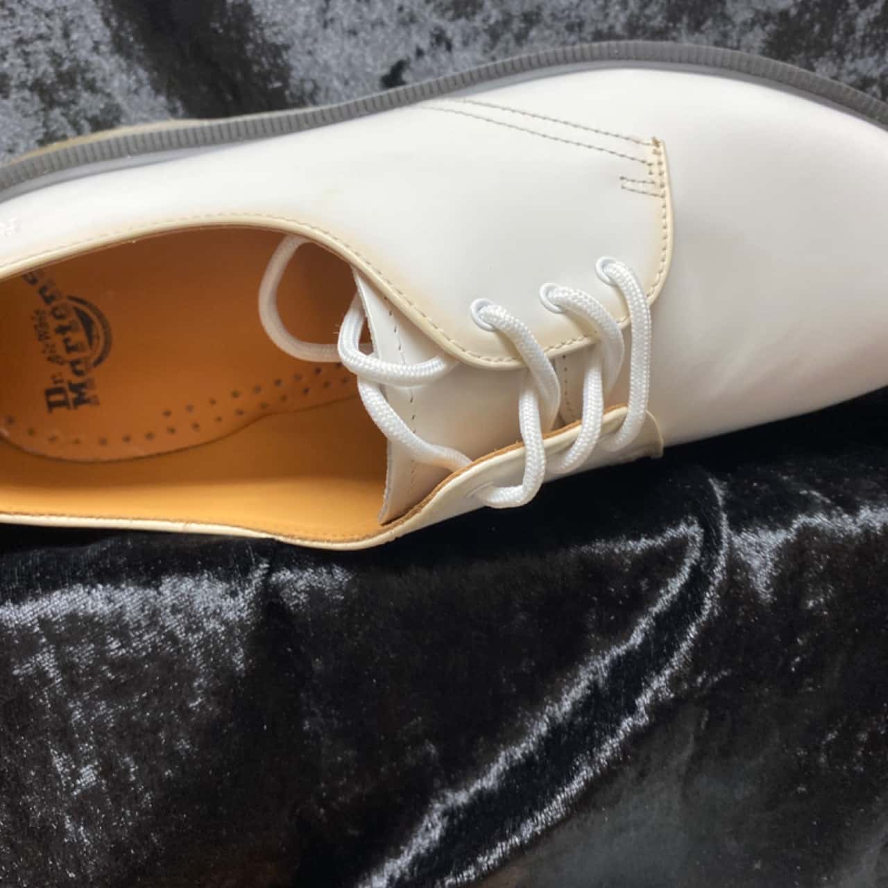 Dr. Martens AirWair Womens Size 8us,7uk,41eu 9us White shoe(s)