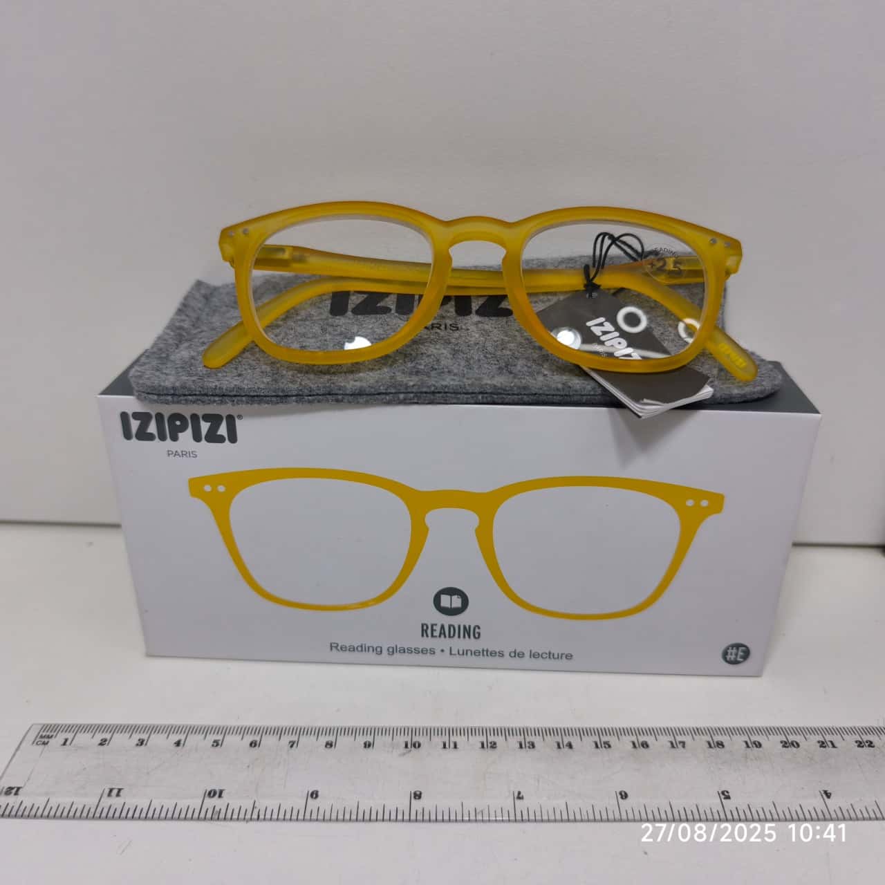 Izipizi Paris Yellow 2.5 Reading Glasses As New PreOwned