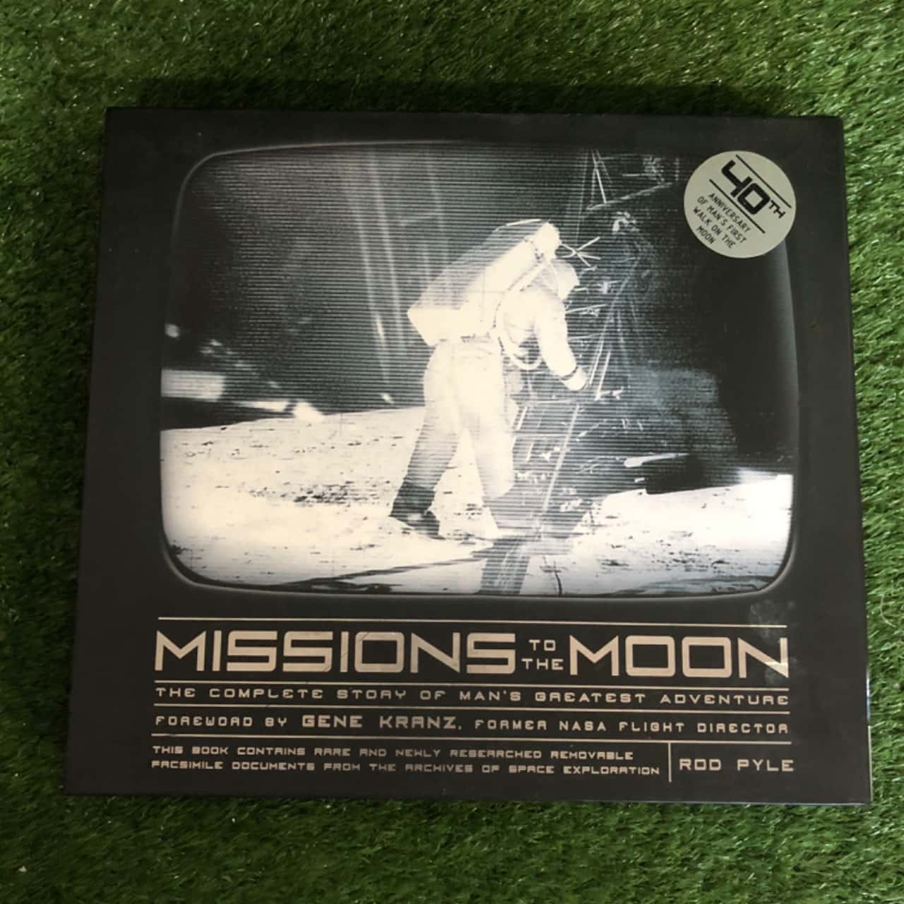 Missions to the Moon: The Complete Story of Man's Greatest Adventure by ...
