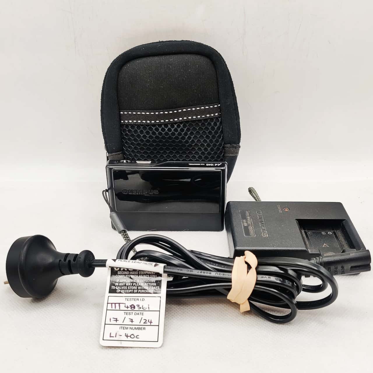 Olympus U 1040 Digital Compact Camera With Charger, XD Card & Soft Pouch(s)