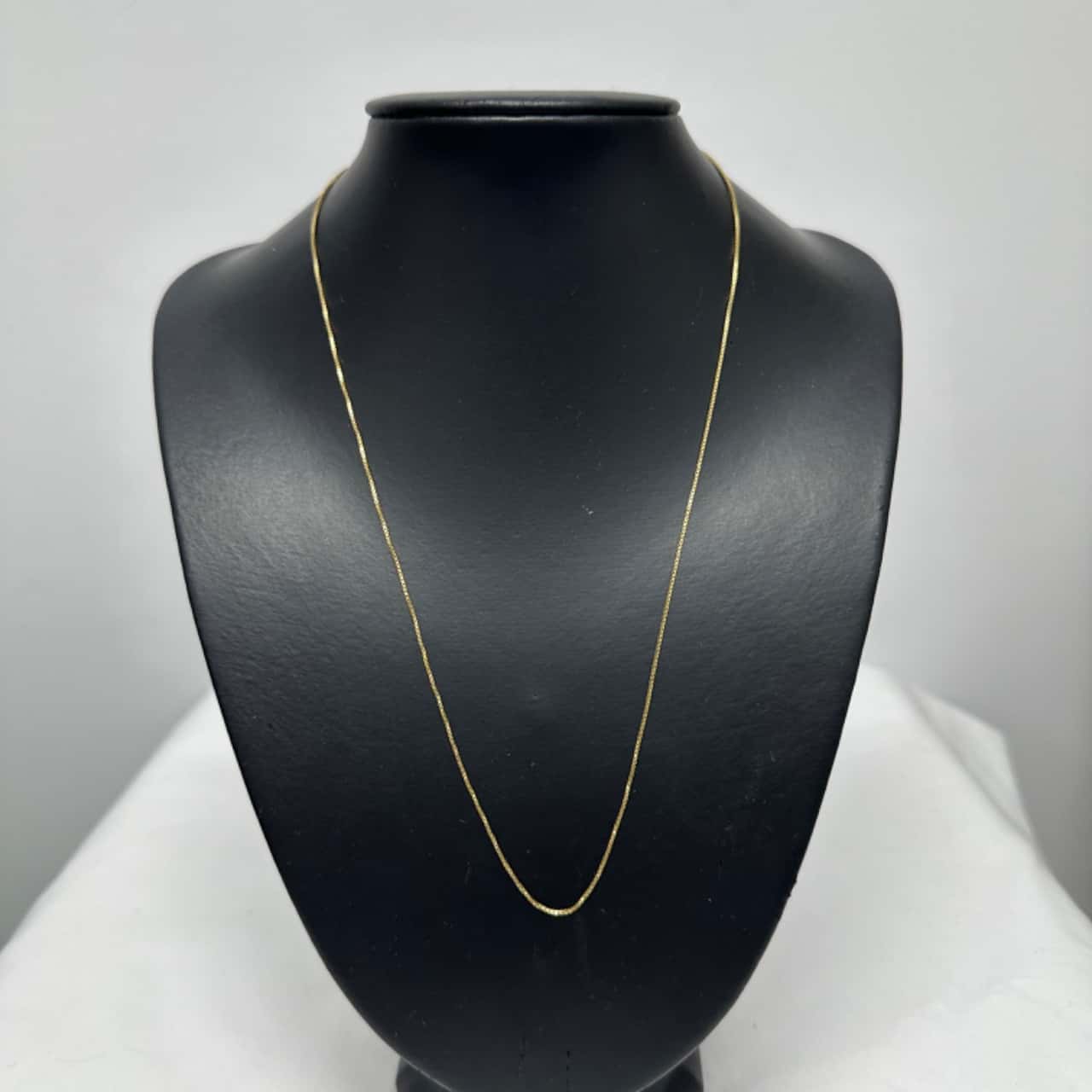 Womens 9ct Necklace (s)